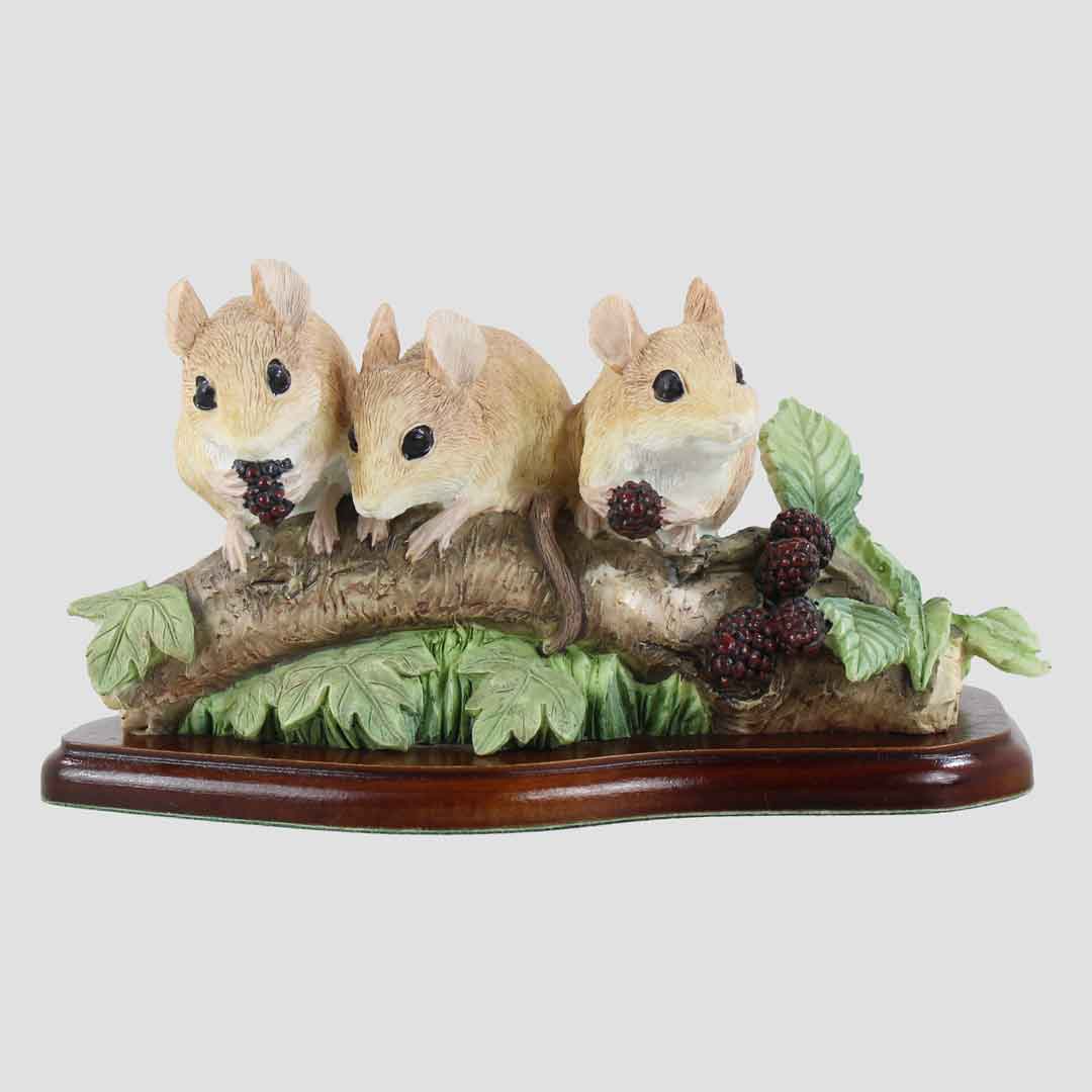 Family Outing Border Fine Arts Mice – Grays 1922 Ltd