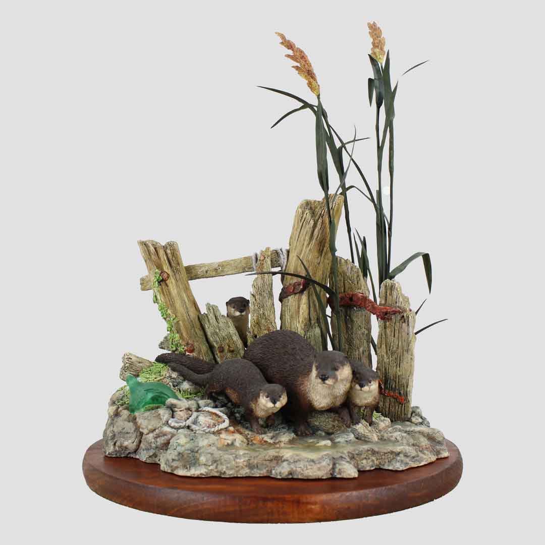 Reluctant Pupil Border Fine Arts Otter (New Plinth) – Grays 1922 Ltd